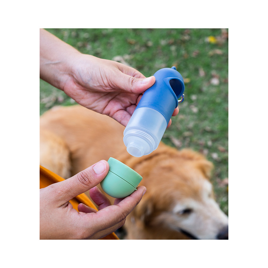 Kit Cata Caca com Porta Saquinhos e Álcool em Gel Azul Oikos | Petz